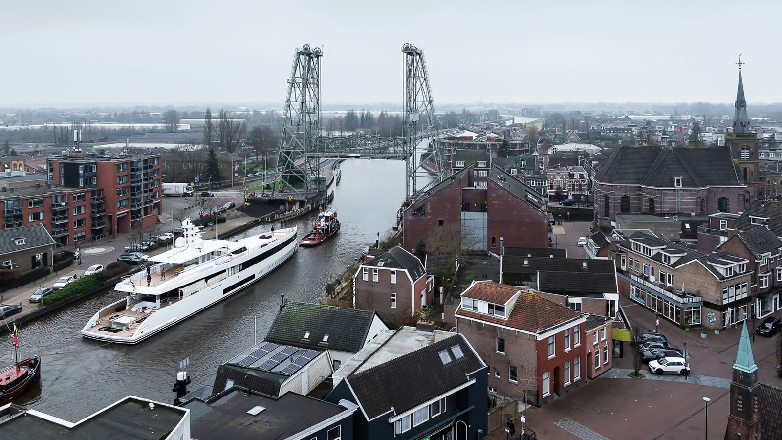 50m Feadship superyacht Gray Cliffs departs shed for sea trials